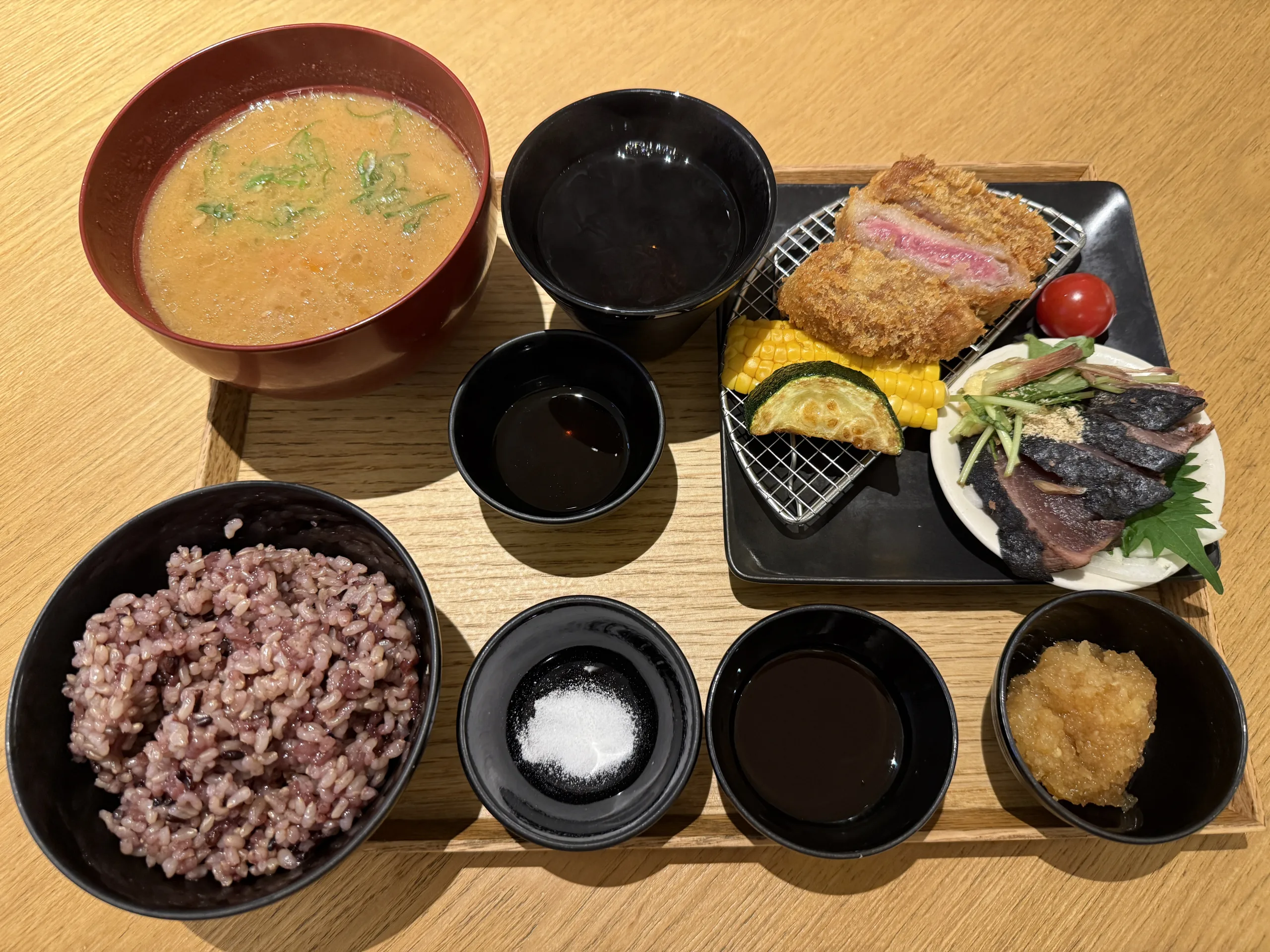 【優待食堂】夏の牛カツ御膳數御御御（DDグループ・3073） - MBAホルダーが保有している株主優待銘柄